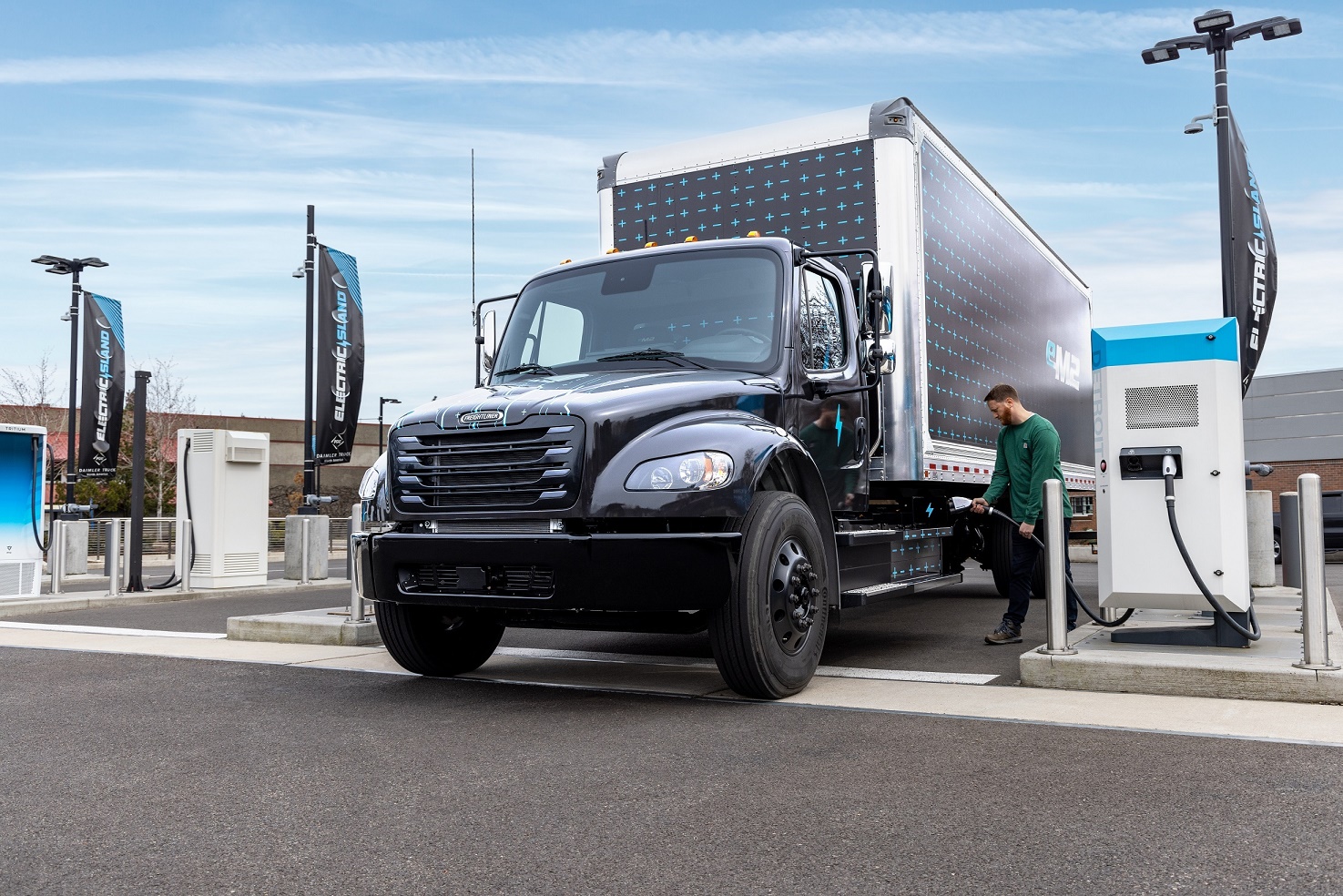 Daimler Truck’s Detroit Manufacturing Plant – From Diesel to EVs - SBN ...
